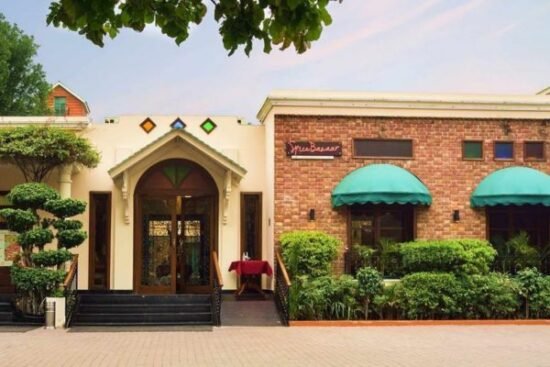 The 12 Best Restaurants in Lahore - Menu Point